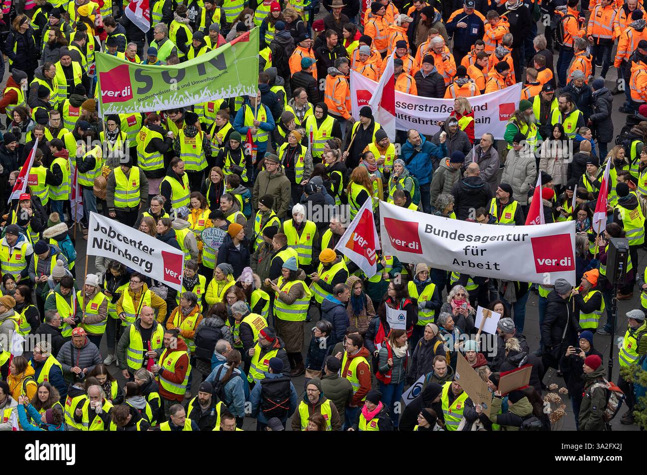 Wasserstrassen und schifffahrtsverwaltung hi-res stock photography and images - Alamy