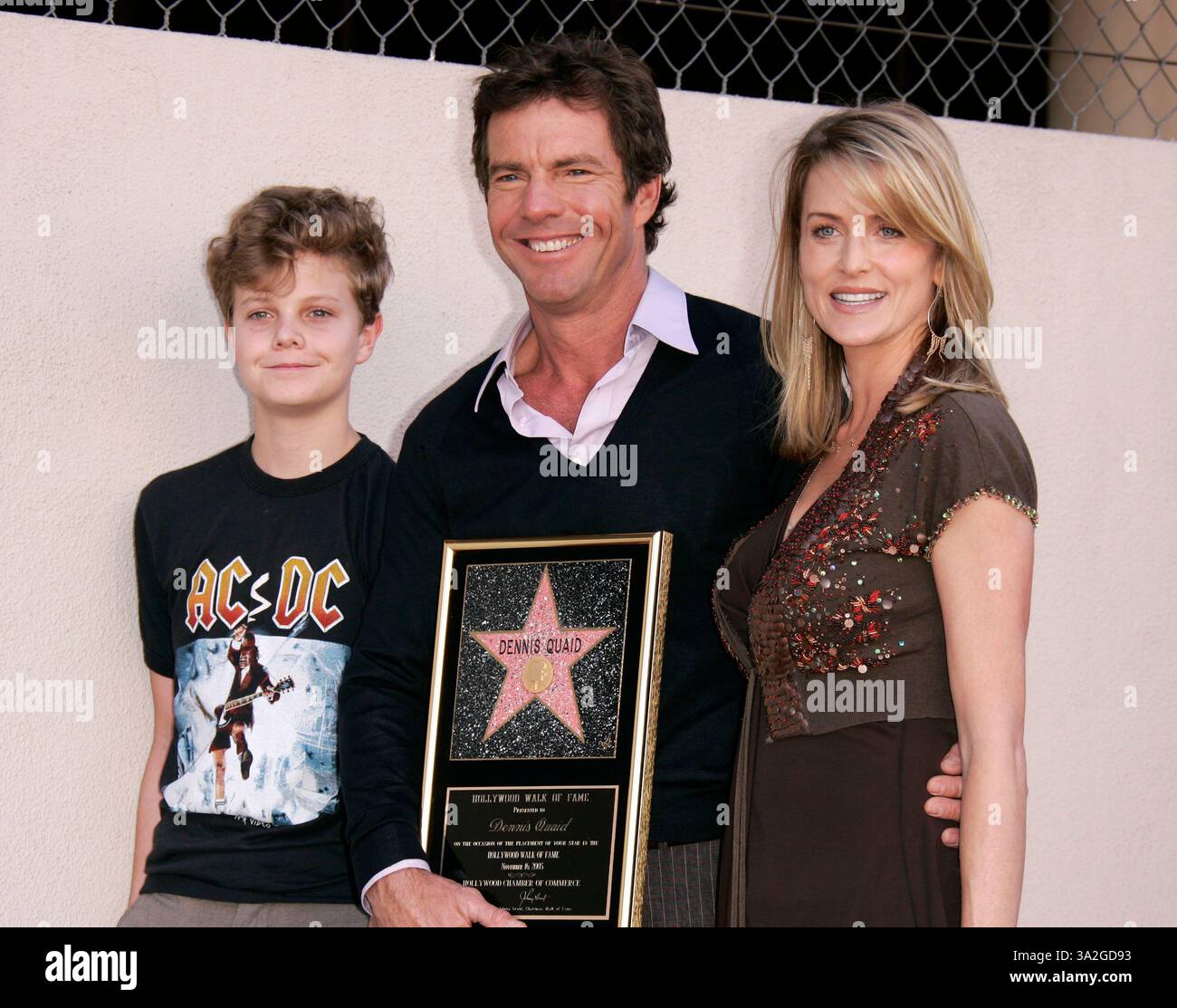 Nov 16, 2005; Hollywood, California, USA; Actor DENNIS QUAID, wife ...