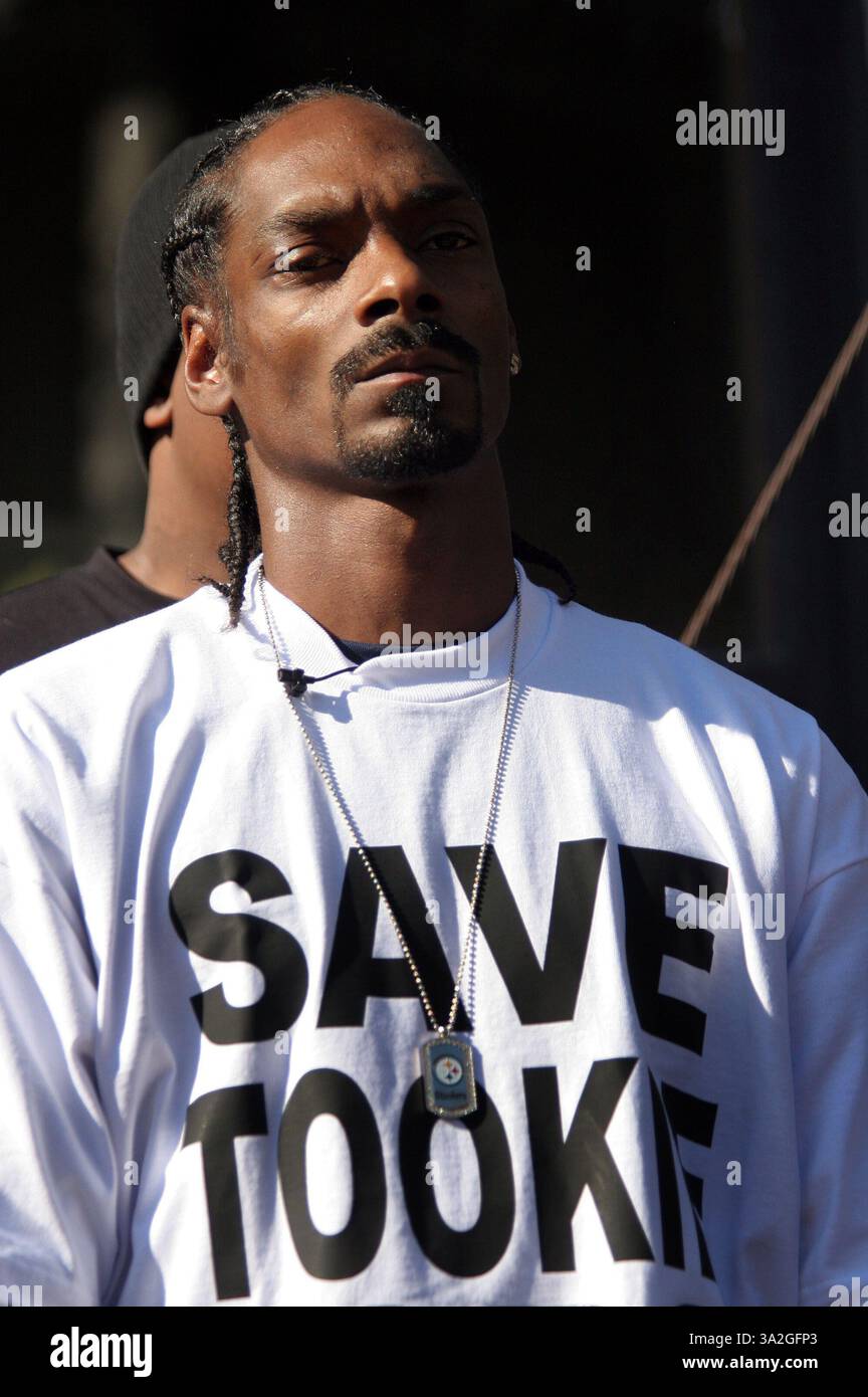 Nov 19, 2005; San Quentin, CA, USA; Rap star SNOOP DOGG held a rally on ...