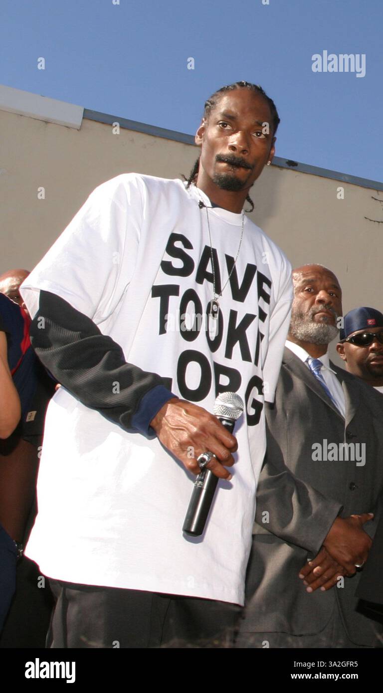 Nov 19, 2005; San Quentin, CA, USA; Rap star SNOOP DOGG held a rally on ...
