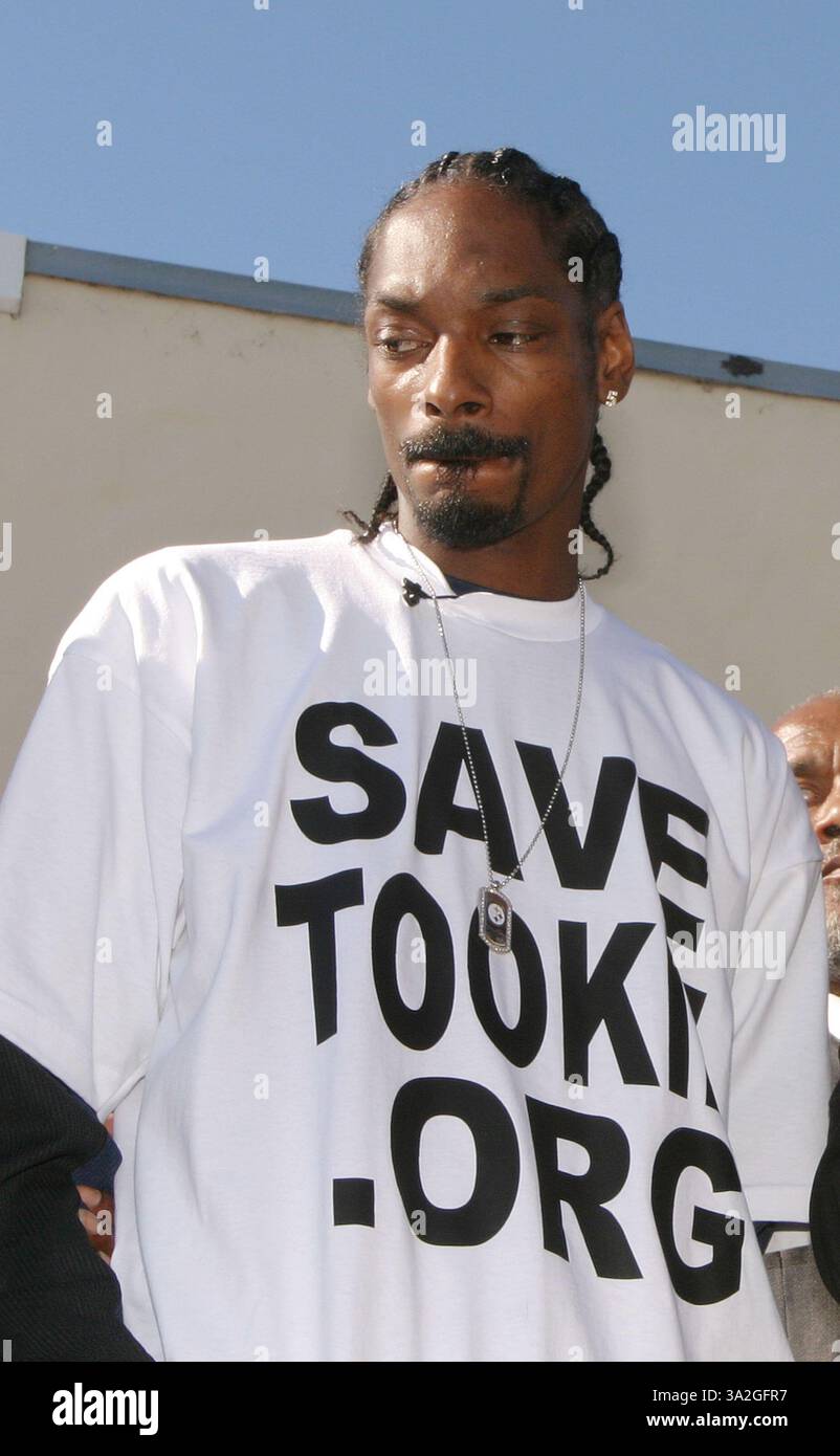 Nov 19, 2005; San Quentin, CA, USA; Rap star SNOOP DOGG held a rally on ...