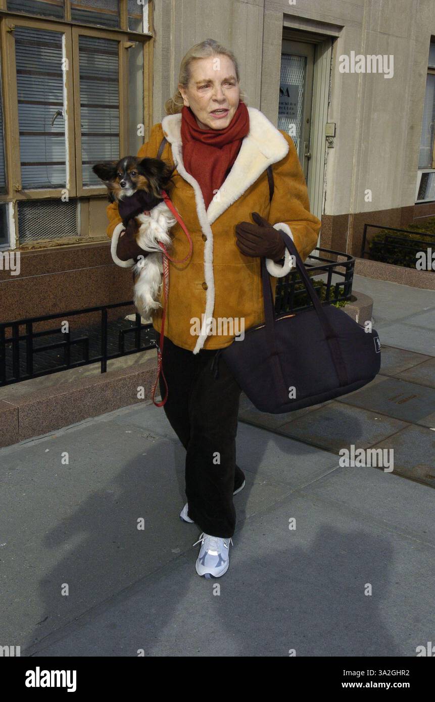 Jan. 19, 2006 - Actress Lauren Bacall takes her dog for a walk on the ...