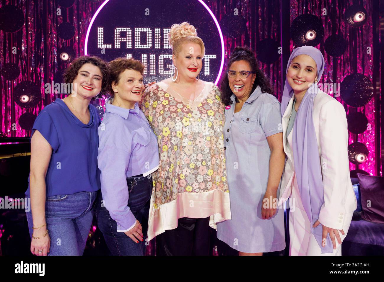 Comedienne Matilde Keizer, Entertainerin Gayle Tufts, Moderatorin ...