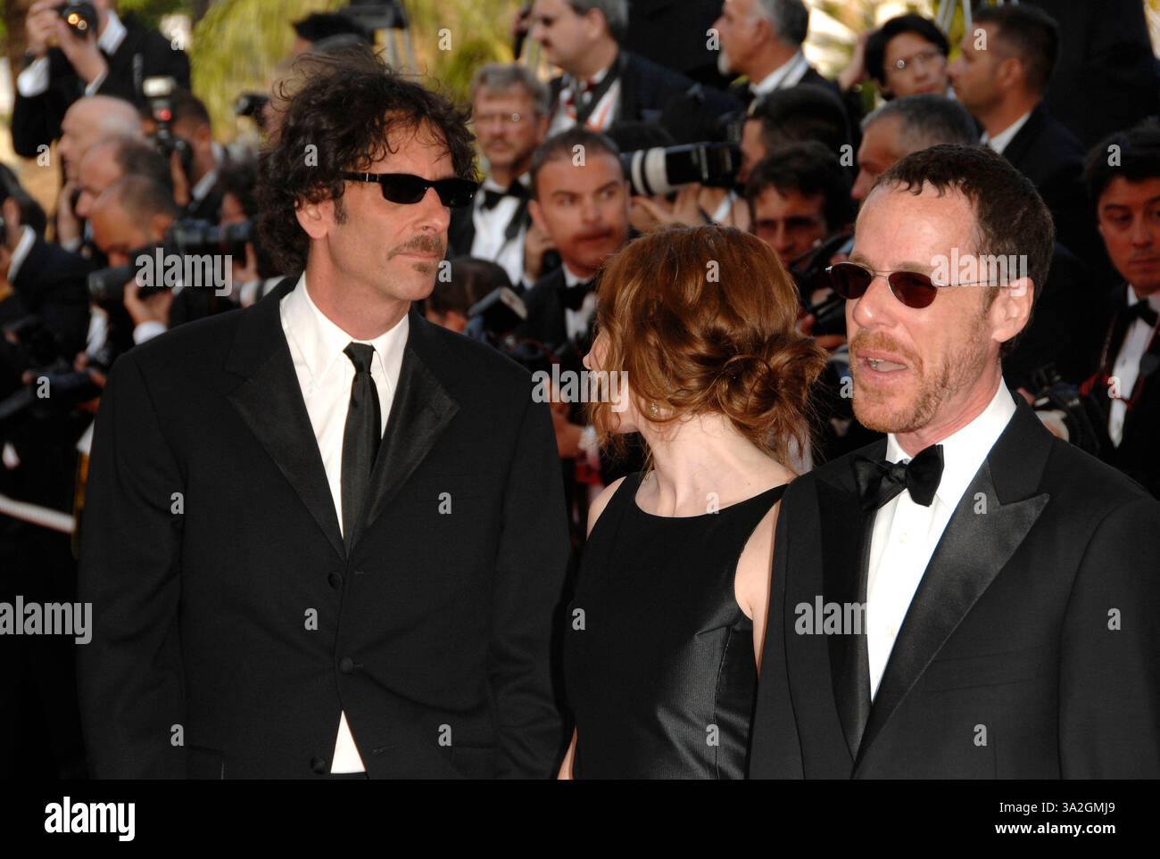 JOEL COEN, KELLY MacDONALD & ETHAN COEN."No Country for Old Men ...
