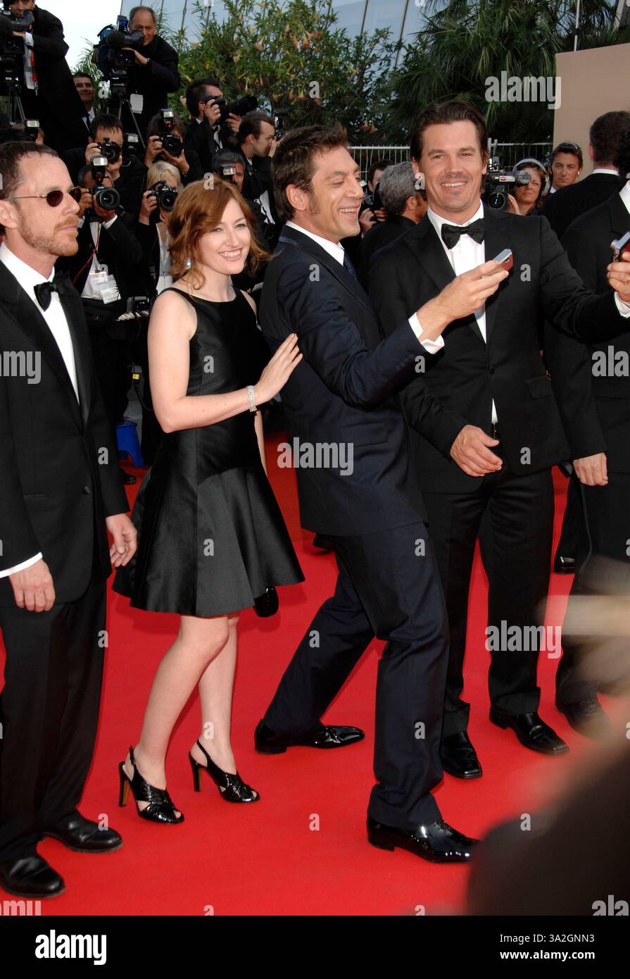 KELLY MacDONALD, JAVIER BARDEM & JOSH BROLIN."No Country for Old Men ...