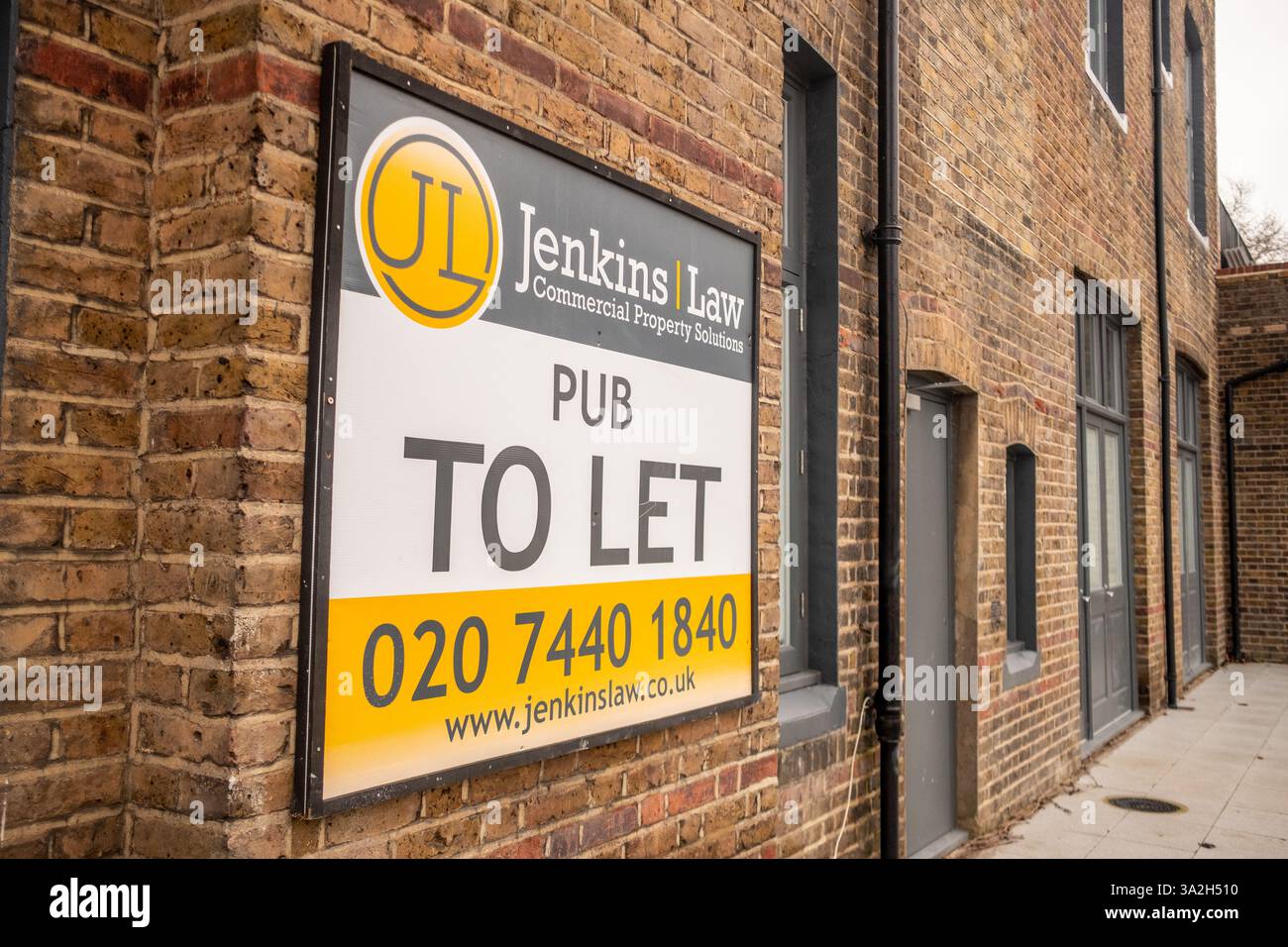 LONDON- FEBRUARY 10, 2025: A closed pub / public house in Chiswick with ...