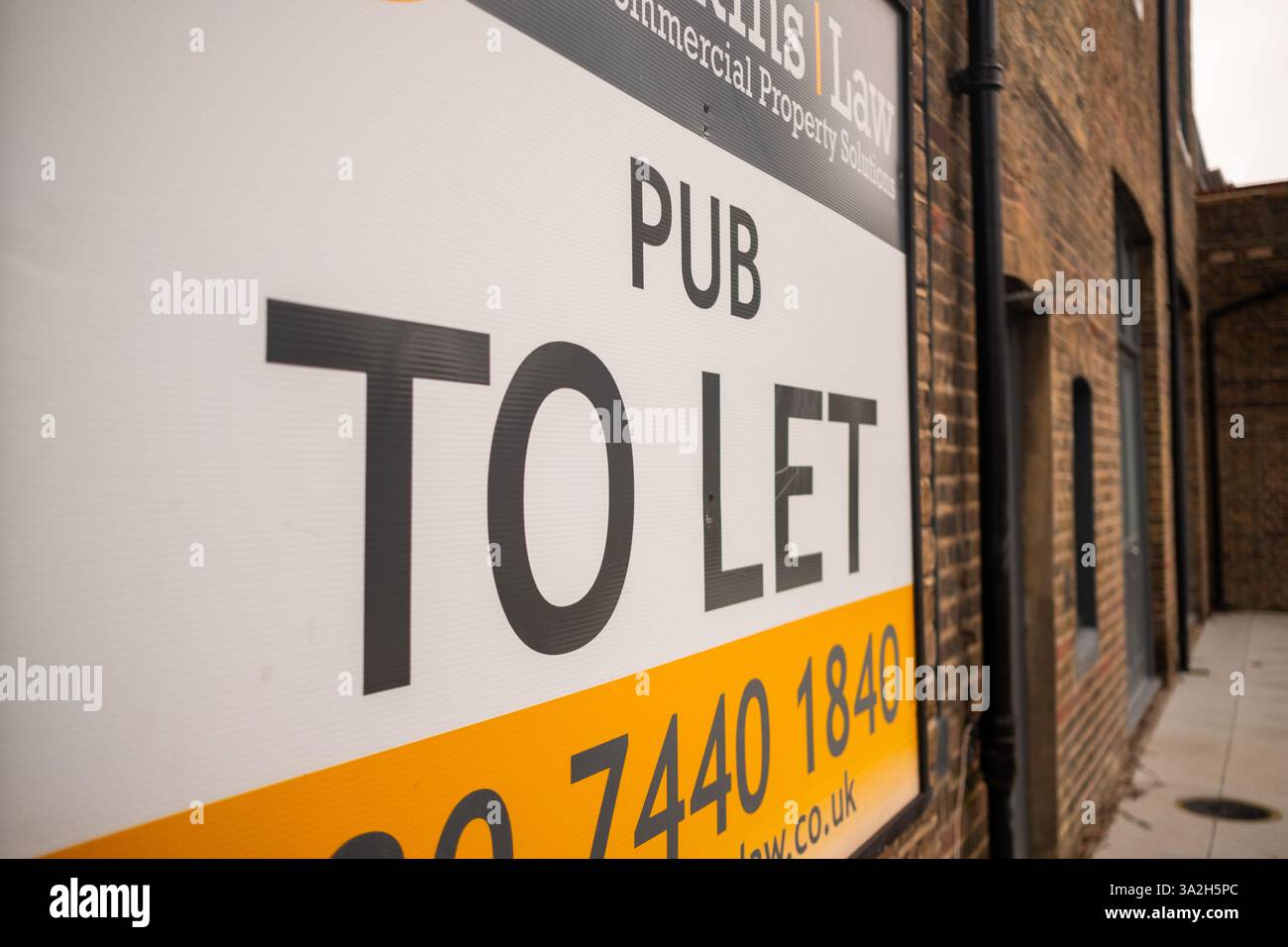 LONDON- FEBRUARY 10, 2025: A closed pub / public house in Chiswick with ...