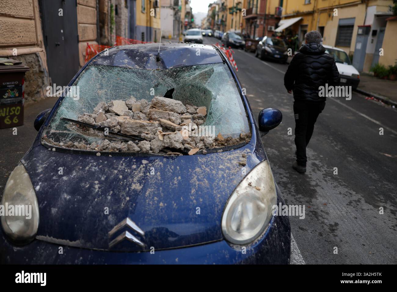 Napoli, Italia. 13th Mar, 2025. Naples, 03-13-2025 earthquake in Campi ...