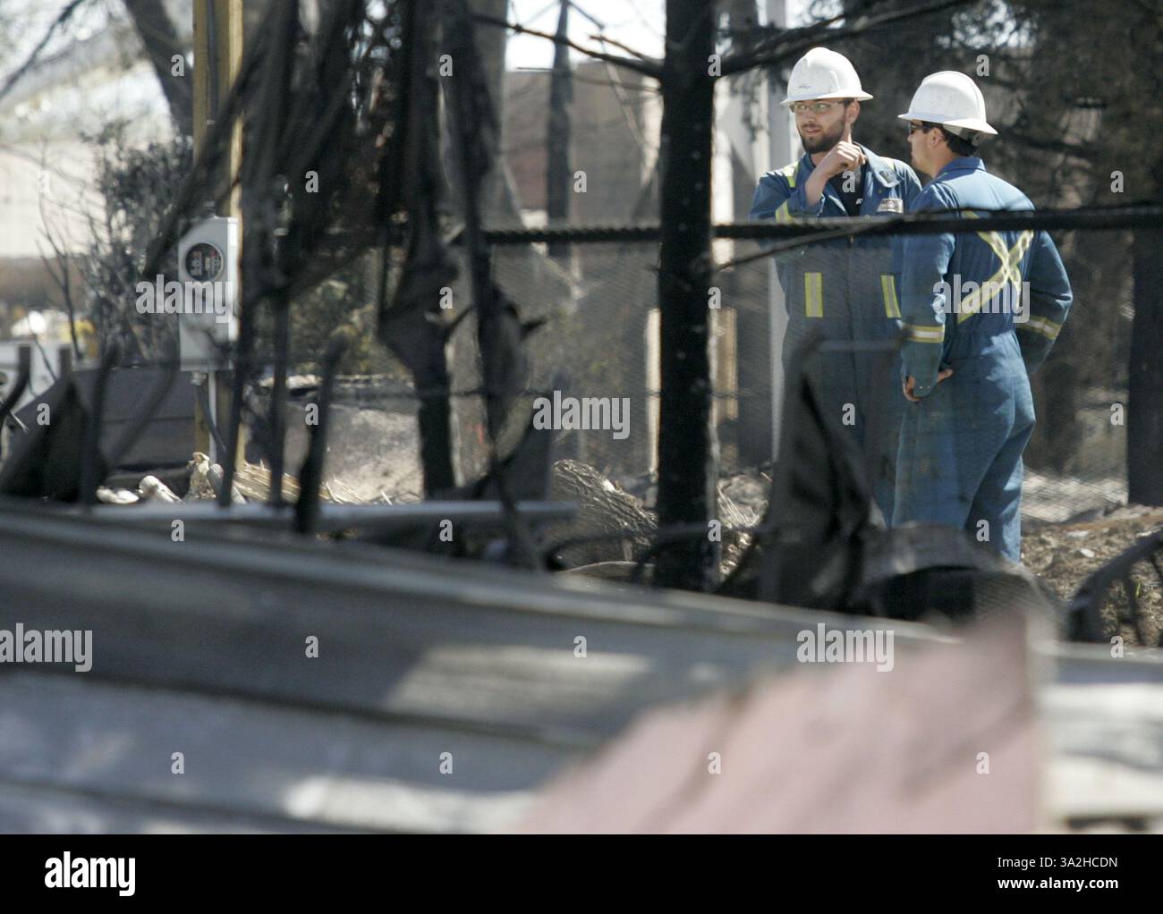 Slave lake fire forest hi-res stock photography and images - Alamy