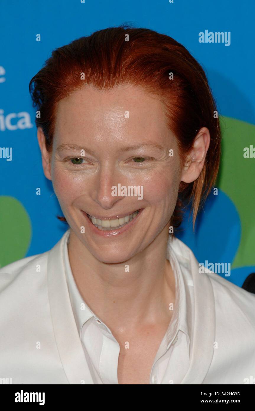 Tilda swinton venezia hi-res stock photography and images - Alamy
