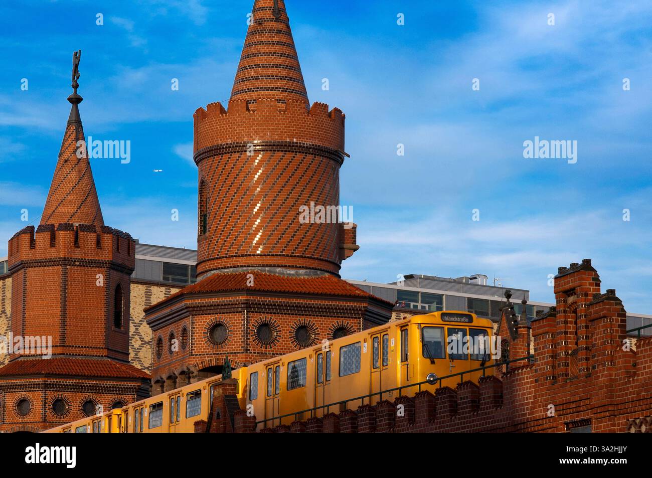Sep 23, 2013 - Berlin, Germany - Germany, Berlin, the OberbaumbrÃ¼cke ...