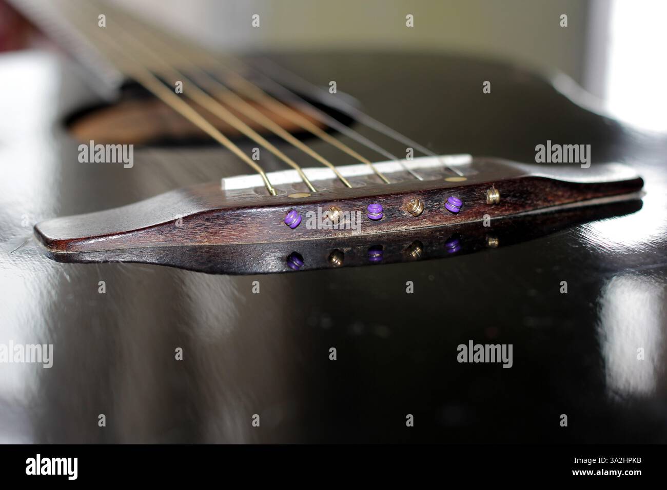 Acoustic guitar tuning close up hi-res stock photography and images - Alamy