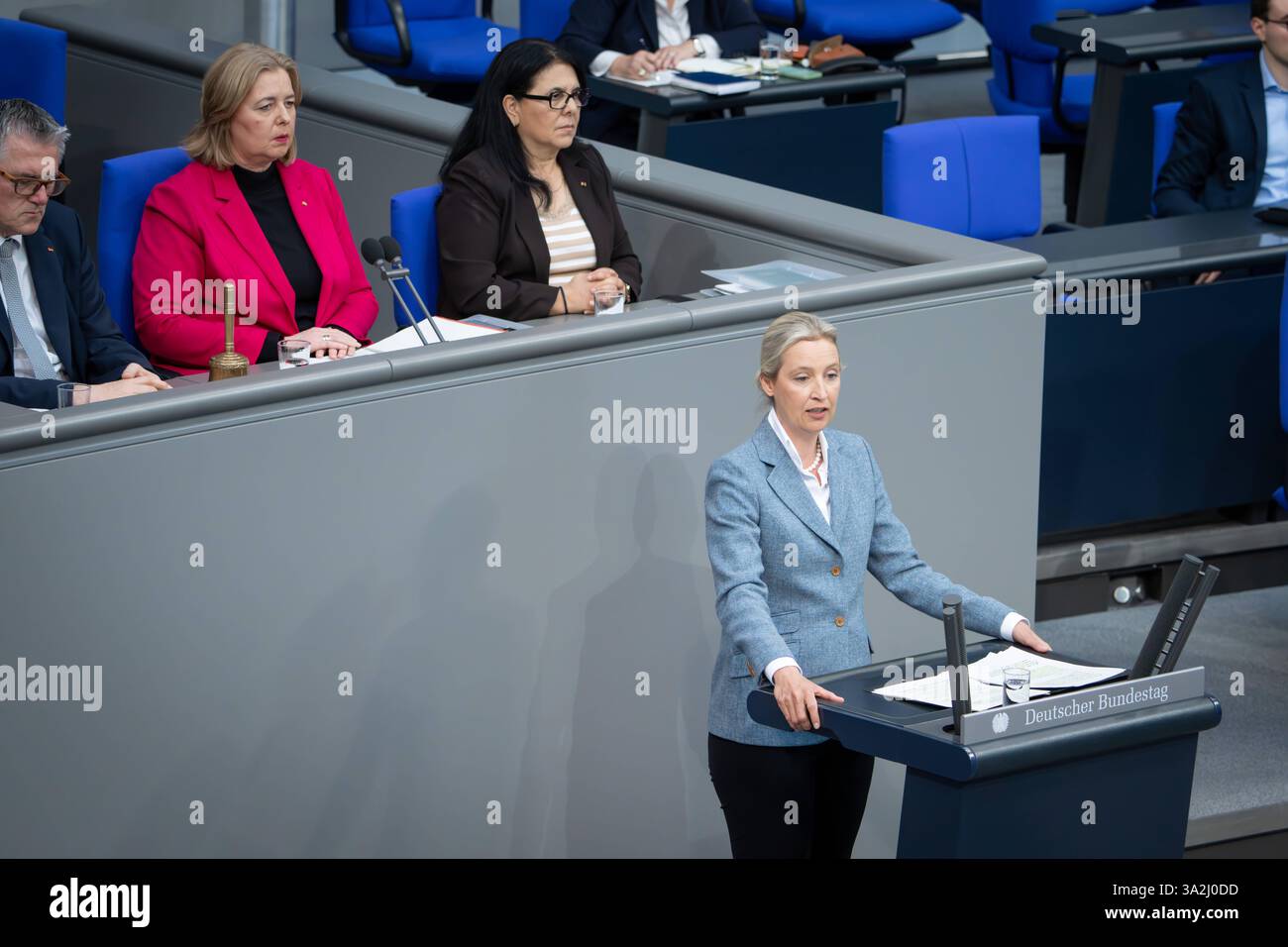 Deutscher Bundestag, 213. Plenarsitzung Dr. Alice Weidel AfD bei ihrer ...