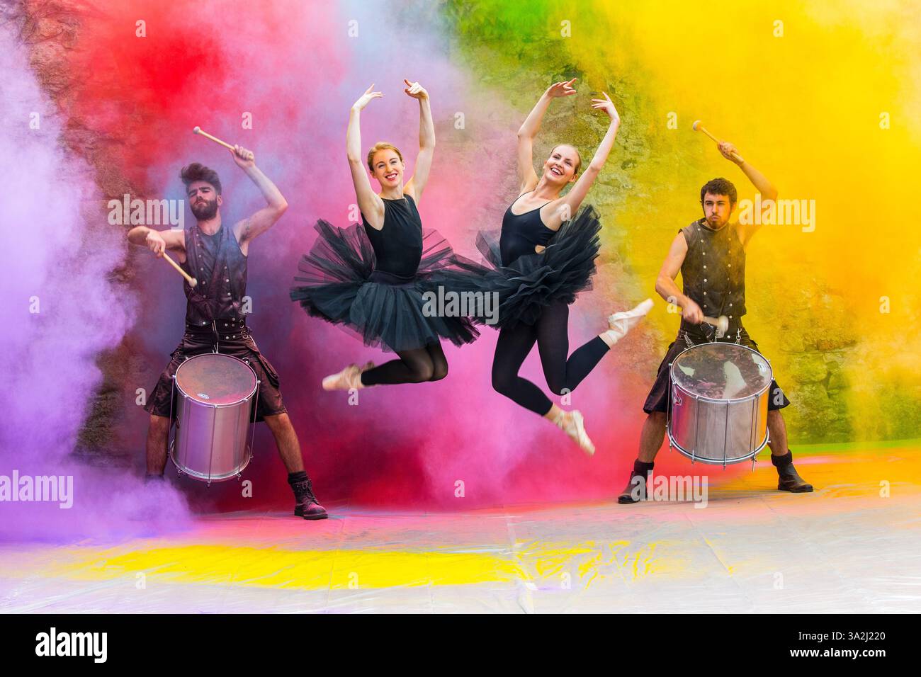 Performance four female dancers move hi-res stock photography and ...