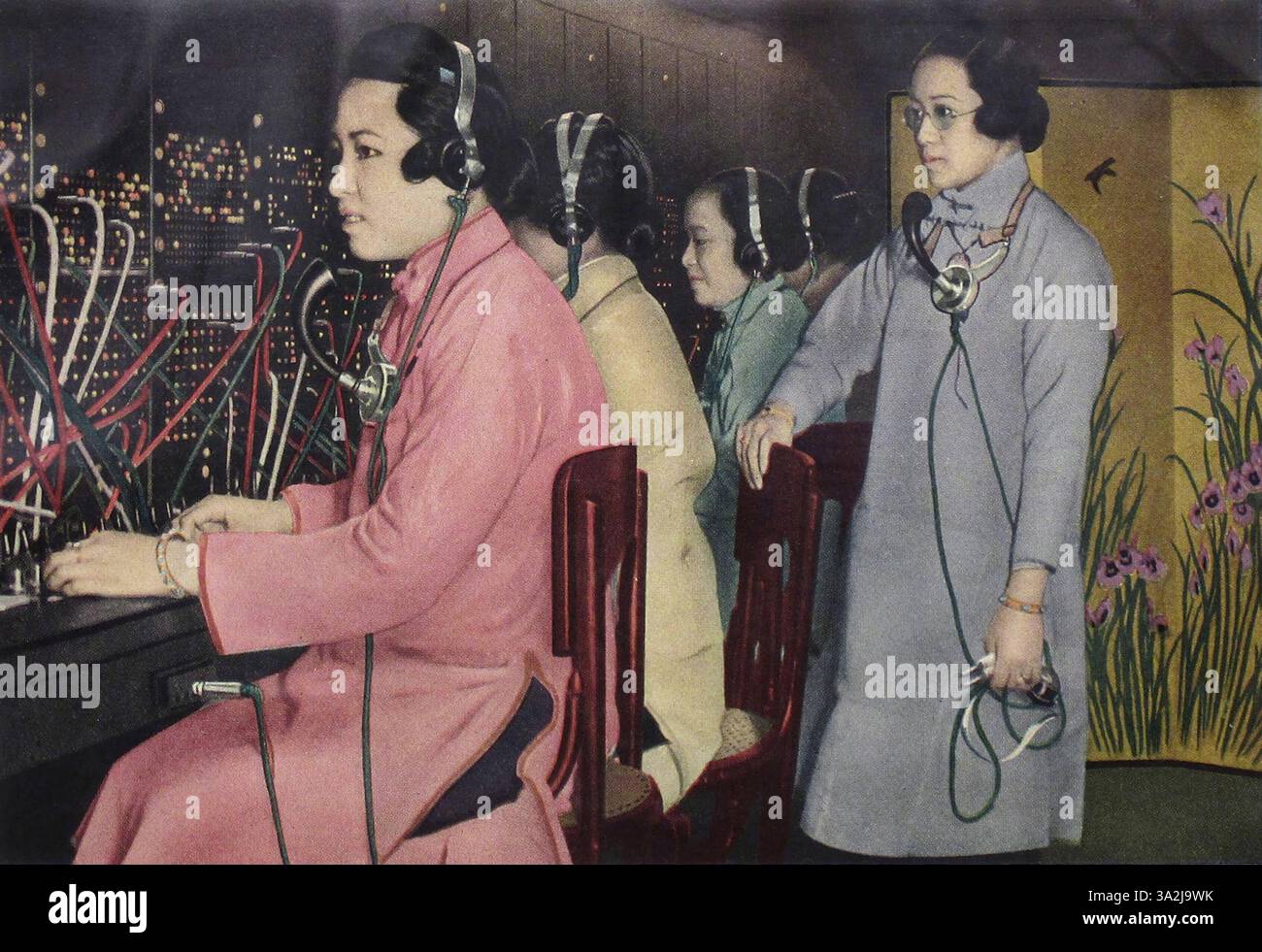 Operators in the Chinese Telephone Exchange, San Francisco, 1918 Stock ...