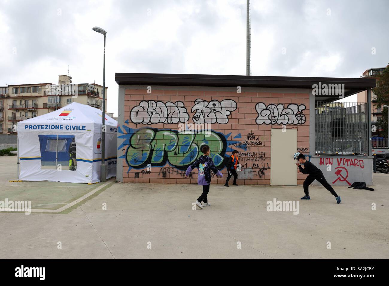 Naples, Italy. 13th Mar, 2025. Naples 13-03-2025 the day after the ...