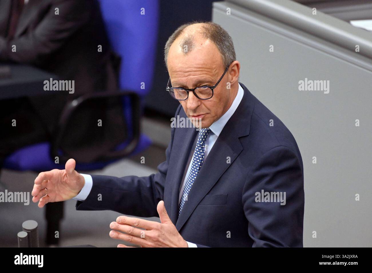 Friedrich Merz in der 213. Sitzung des Deutschen Bundestages im ...