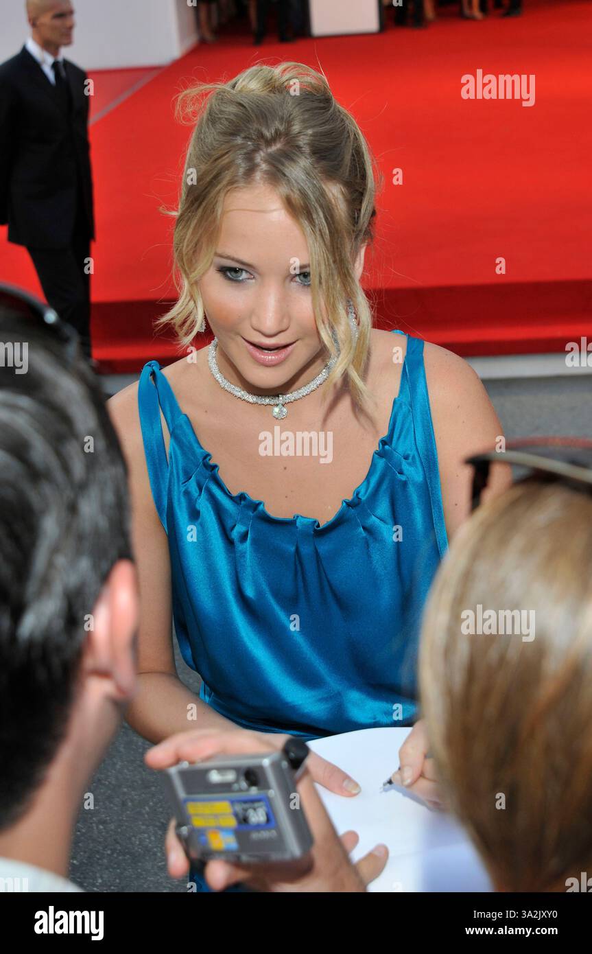 JENNIFER LAWRENCE .Red Carpet arrivals for "The Burning Plain" premiere ...