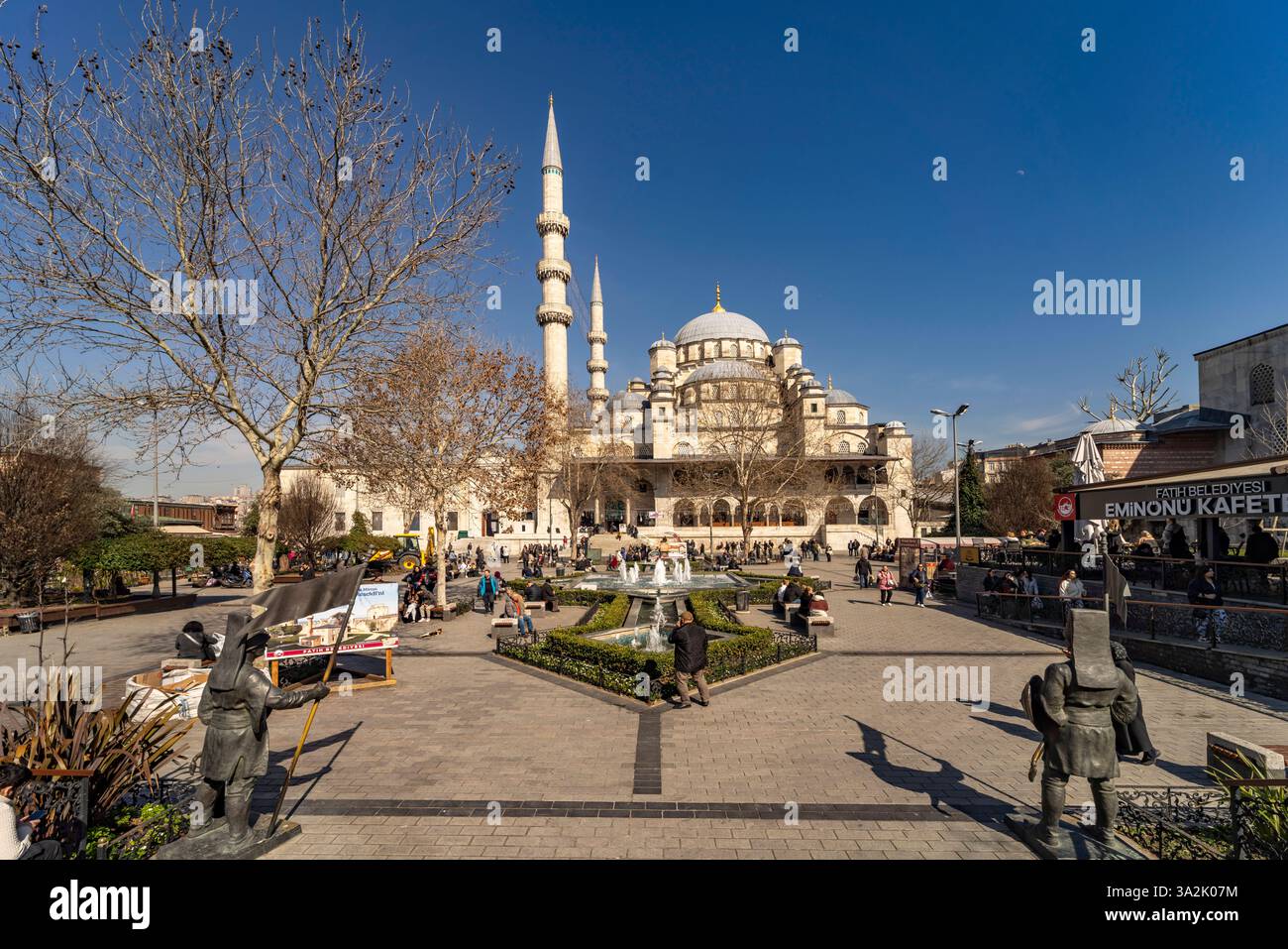 Neue Moschee Istanbul Die Neue Moschee Yeni Camii in Istanbul, Türkei ...