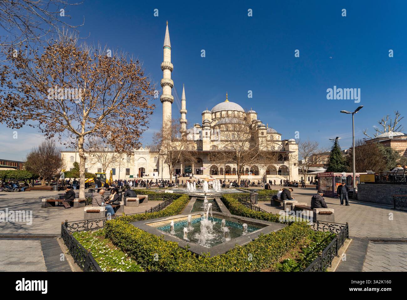 Neue Moschee Istanbul Die Neue Moschee Yeni Camii in Istanbul, Türkei ...