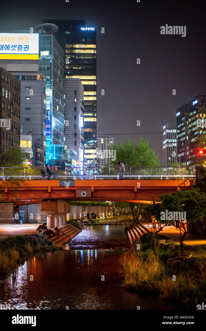 Cheonggyecheon Stream, public urban park in downtown Seoul, capital of ...
