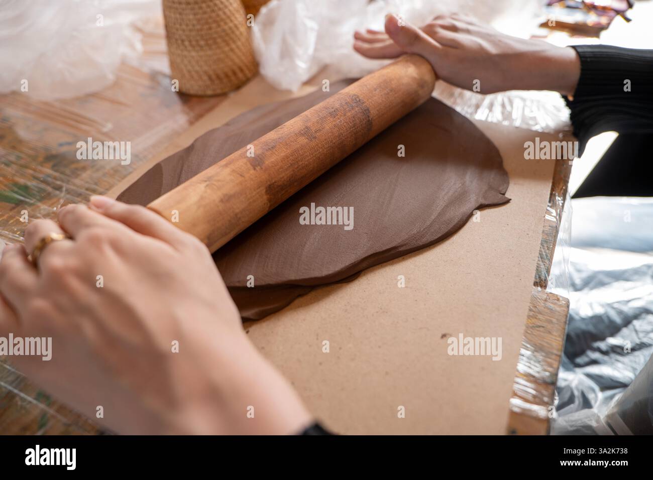 Traditional Pottery Making in Saudi Arabia Stock Photo - Alamy