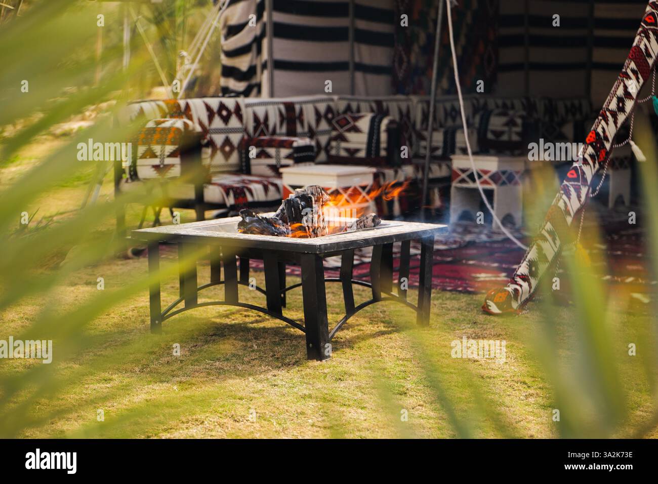 Traditional Arabian Campfire in a Bedouin Tent Stock Photo - Alamy