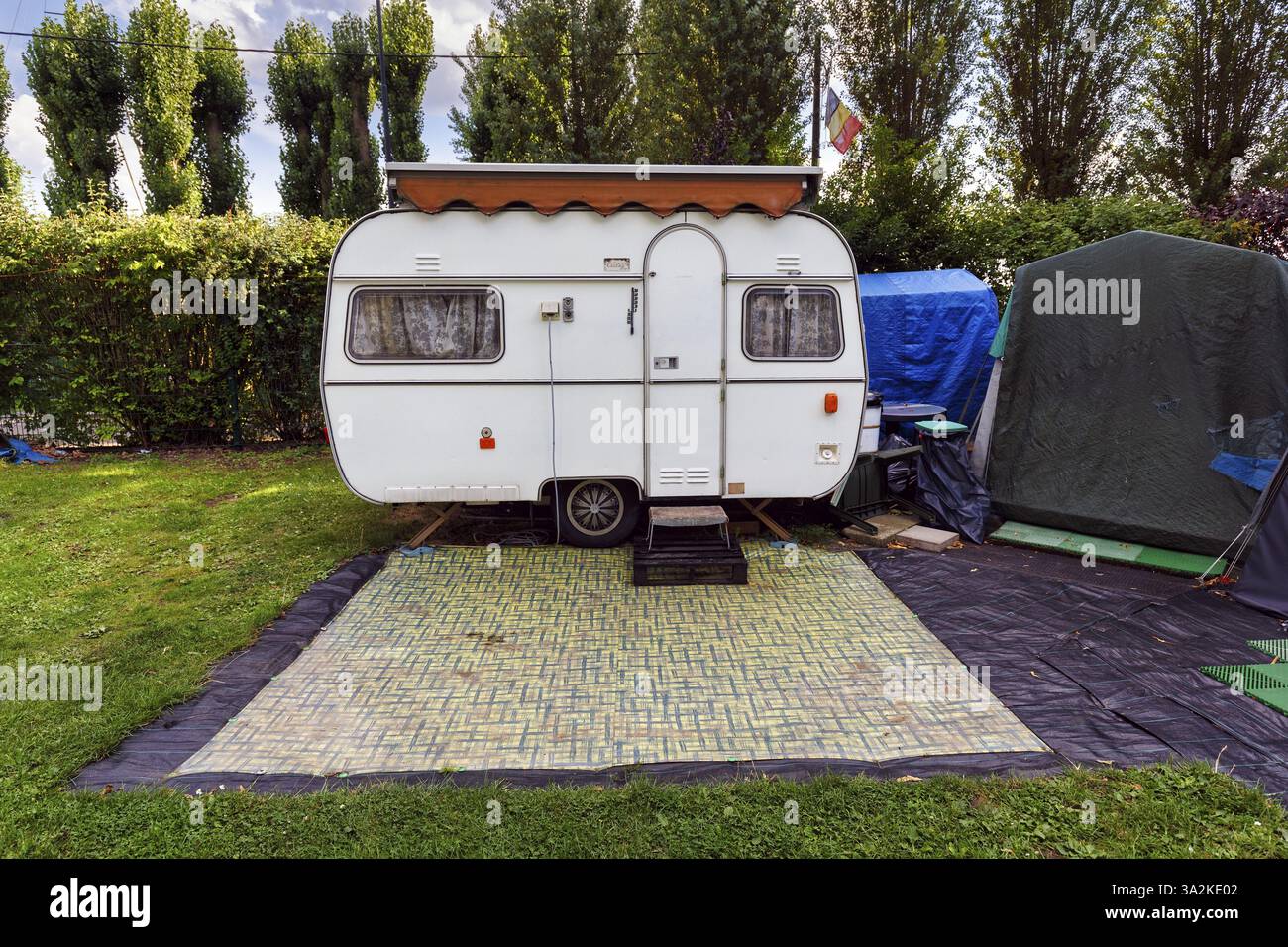 Retro caravan campers hi-res stock photography and images - Alamy