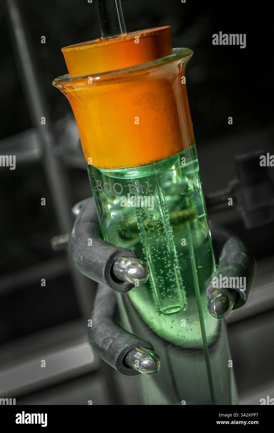 Test tube experiment in school science class Stock Photo - Alamy