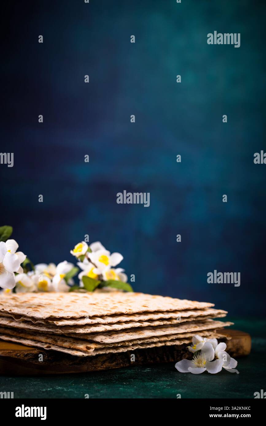 Traditional Jewish bread matzo for Passover Stock Photo - Alamy