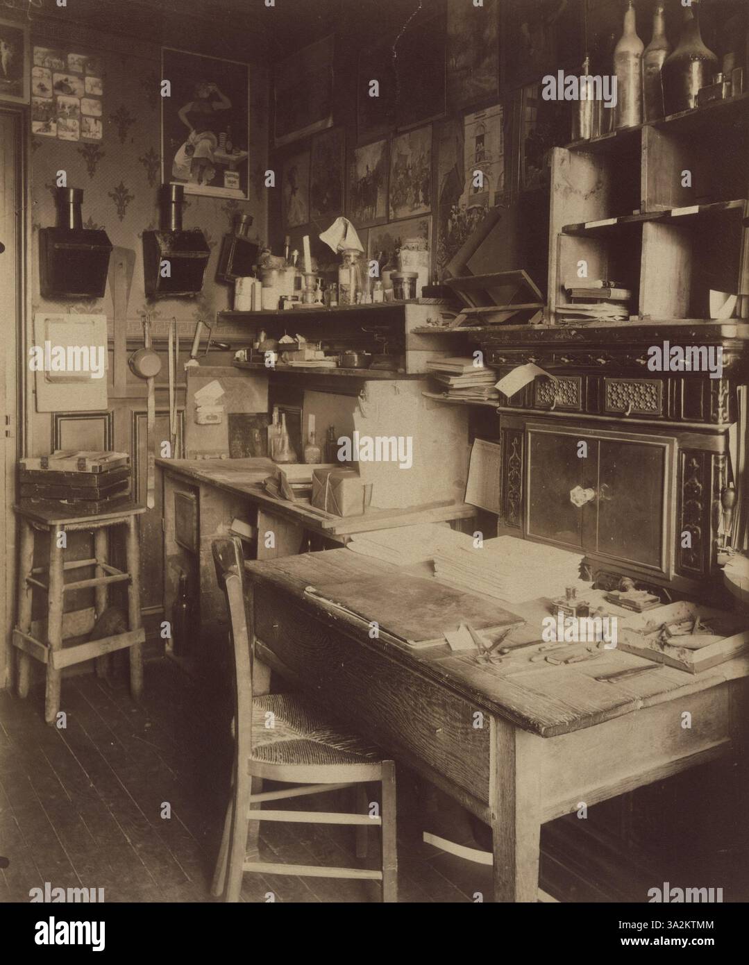 This 1910-11 photograph by Eugène Atget shows his own workroom ...
