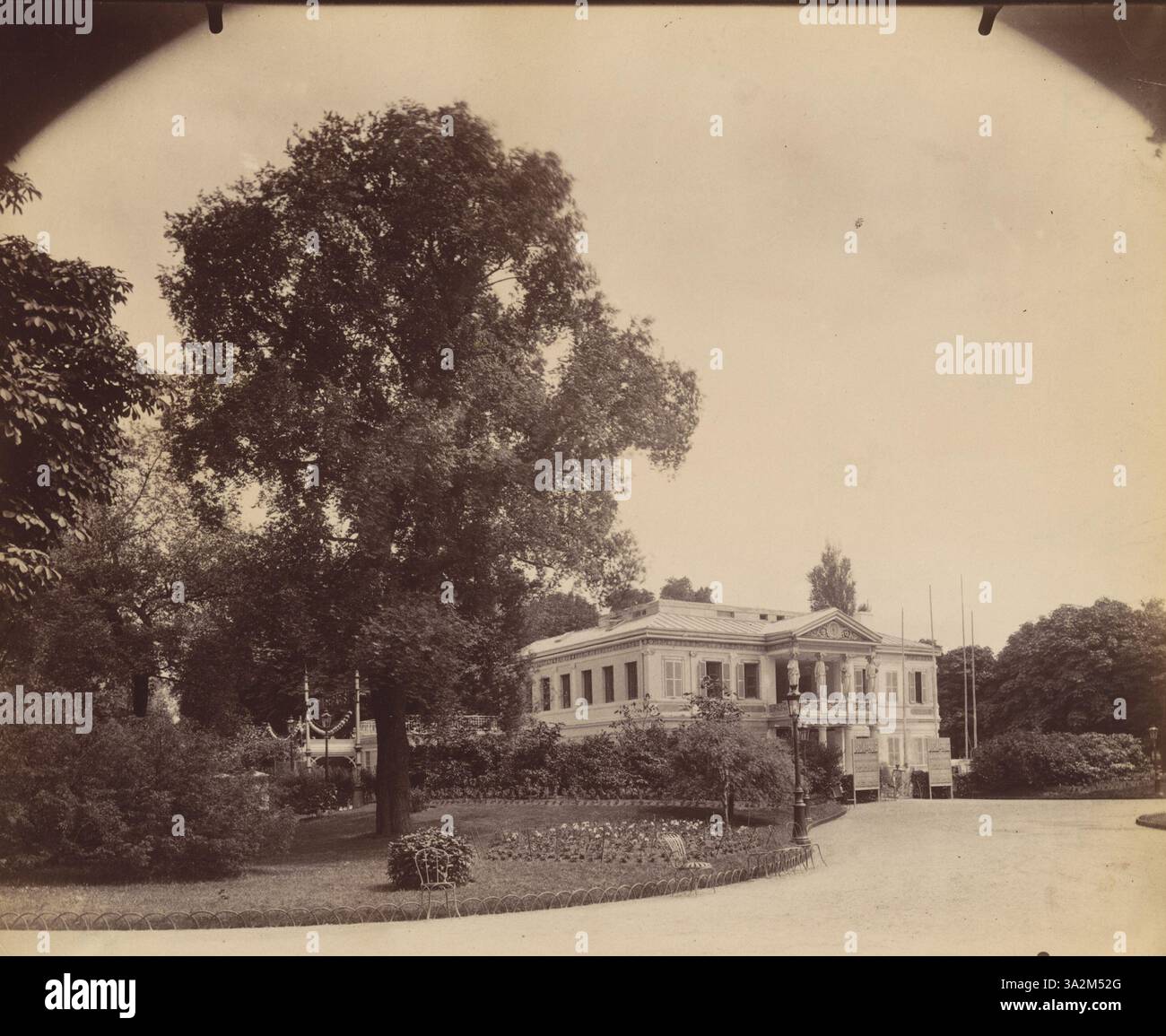 This 1899 photograph by Eugène Atget shows the famous Champs-Élysées ...