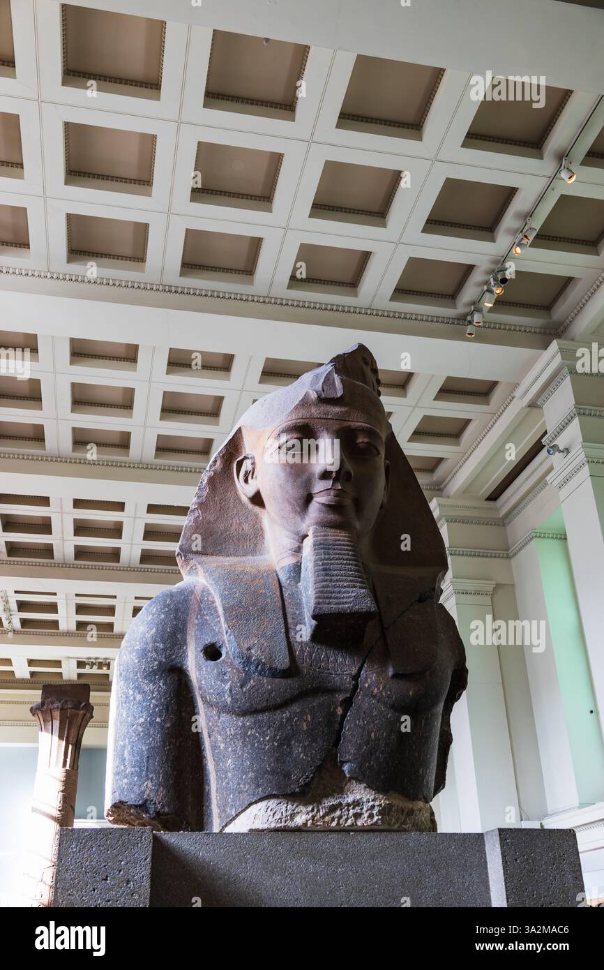 Bust of Pharaoh Ramesses II on display at the British Museum. London ...