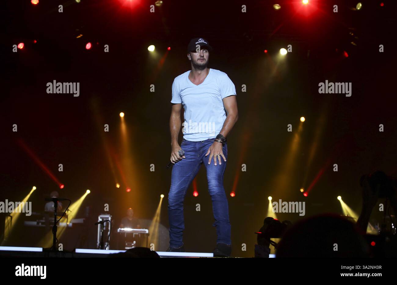 Country music singer luke bryan hi-res stock photography and images - Alamy