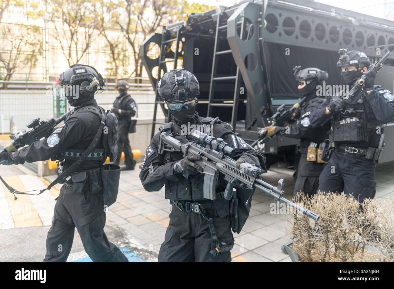 Seoul, South Korea. 13th Mar, 2025. South Korean army soldiers ...