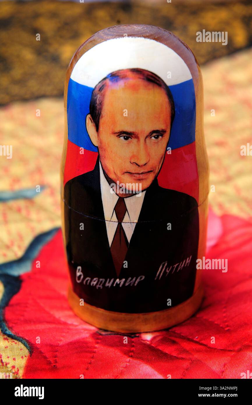 world politics, superpower Russia, Putin, Putin toy, energy egregore ...