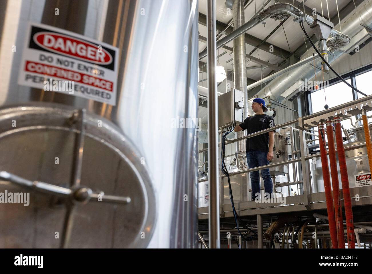 Kyle Hayes brews beer at Resurgence Brewing Company, Thursday, Feb. 27 ...