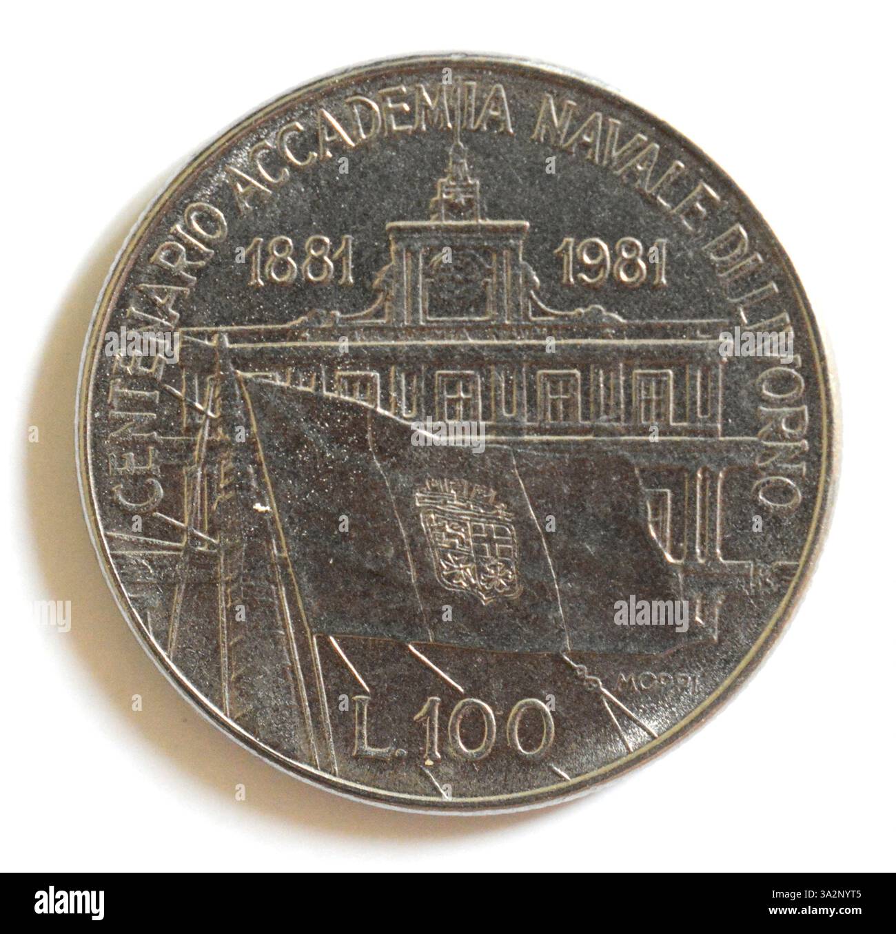 GIFFONI VALLE PIANA,ITALY - July 1,2023 : Old coin of Italy 100 lire ...