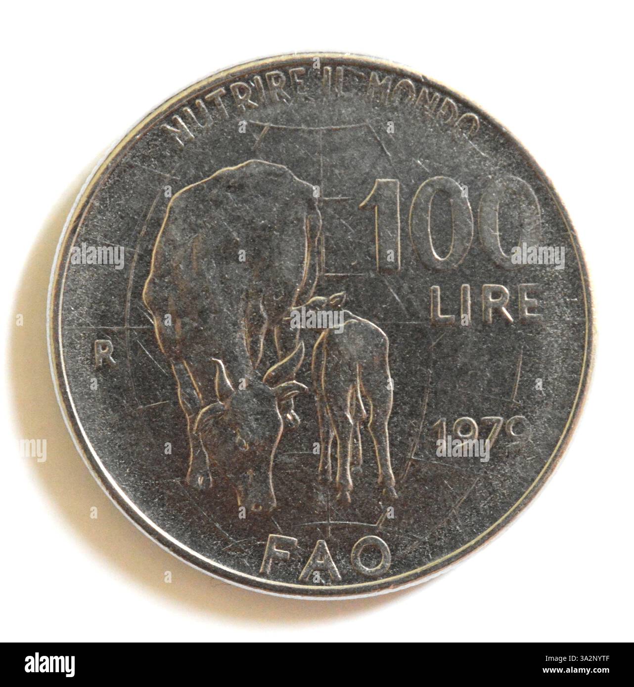 GIFFONI VALLE PIANA,ITALY - July 1,2023 : Old coin of Italy 100 lire ...