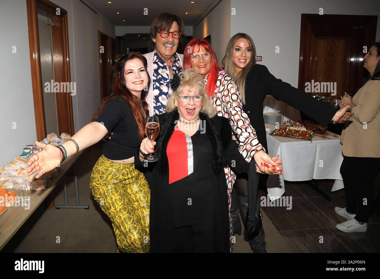 Cinzia-Paulina Draeger, Jörg Draeger, Eva Jacob, Petra Draeger und Maya ...
