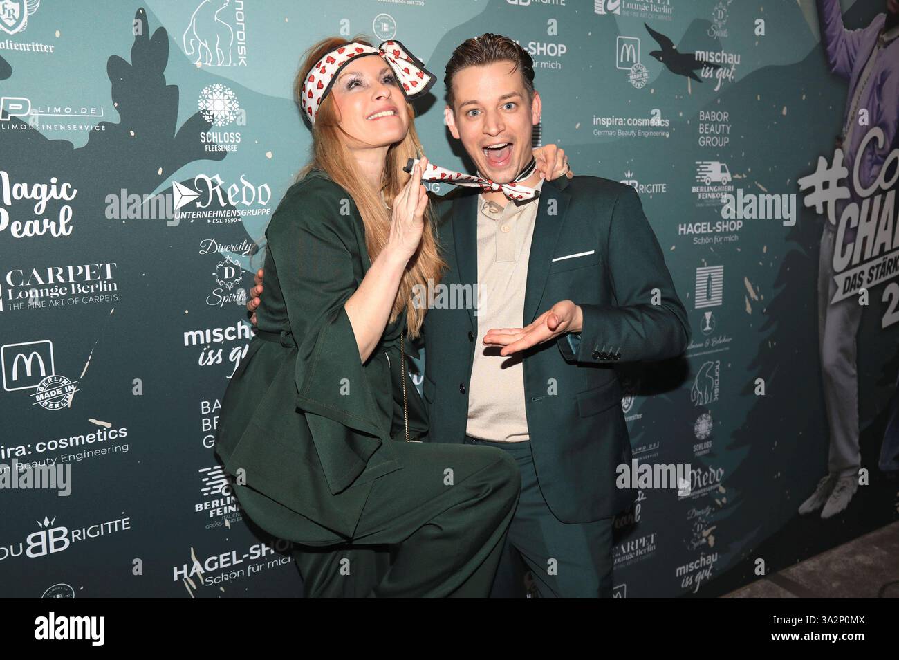 Dani Wiese und Marcel Mayr beim Public Viewing zur TV-Premiere der 4 ...