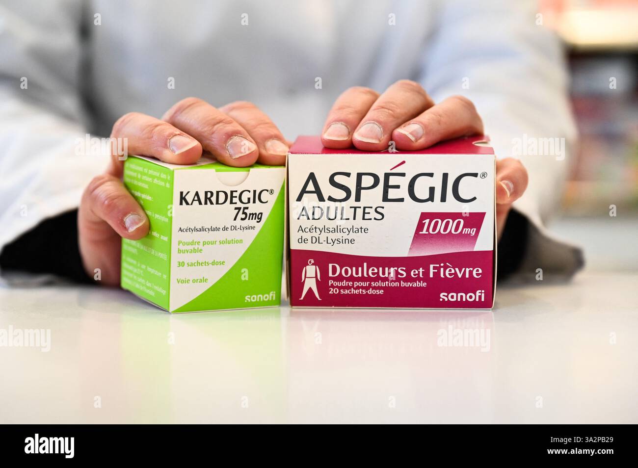 Paris, France. 13th Mar, 2025. illustration of a box of Kardegic and ...