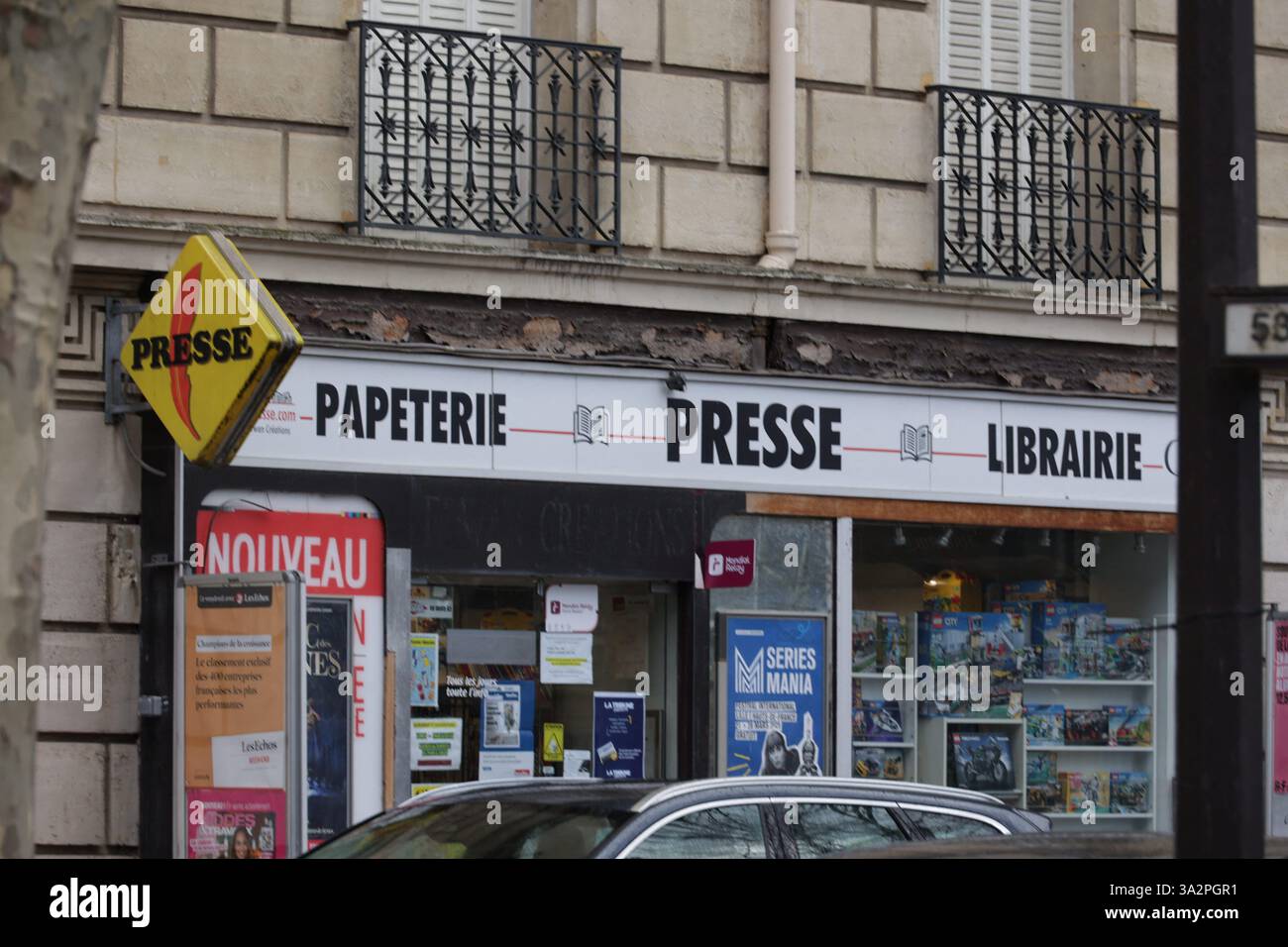 Illustration of the "plume" sign for newsagents in Paris, France ke ...