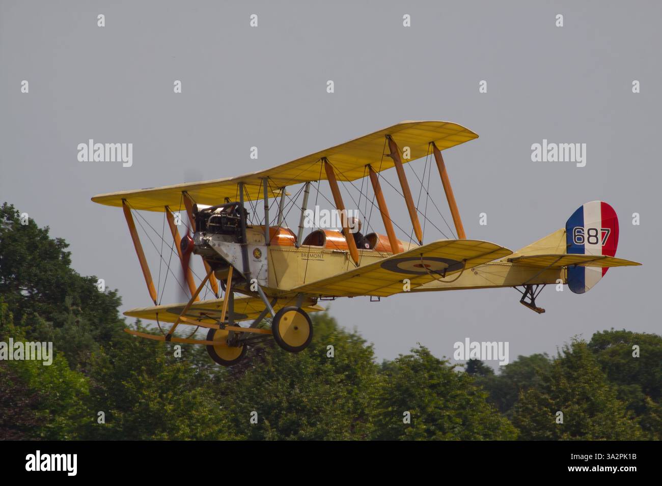 Low flying Replica Royal Aircraft Factory BE2c Stock Photo - Alamy