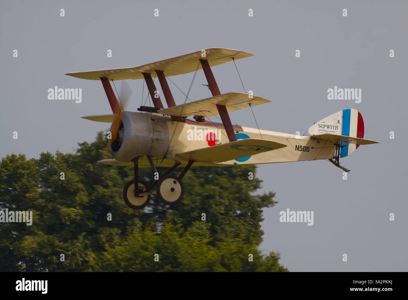 Low flying replica Royal Aircraft Factory BE2c fighter aeroplane Stock ...