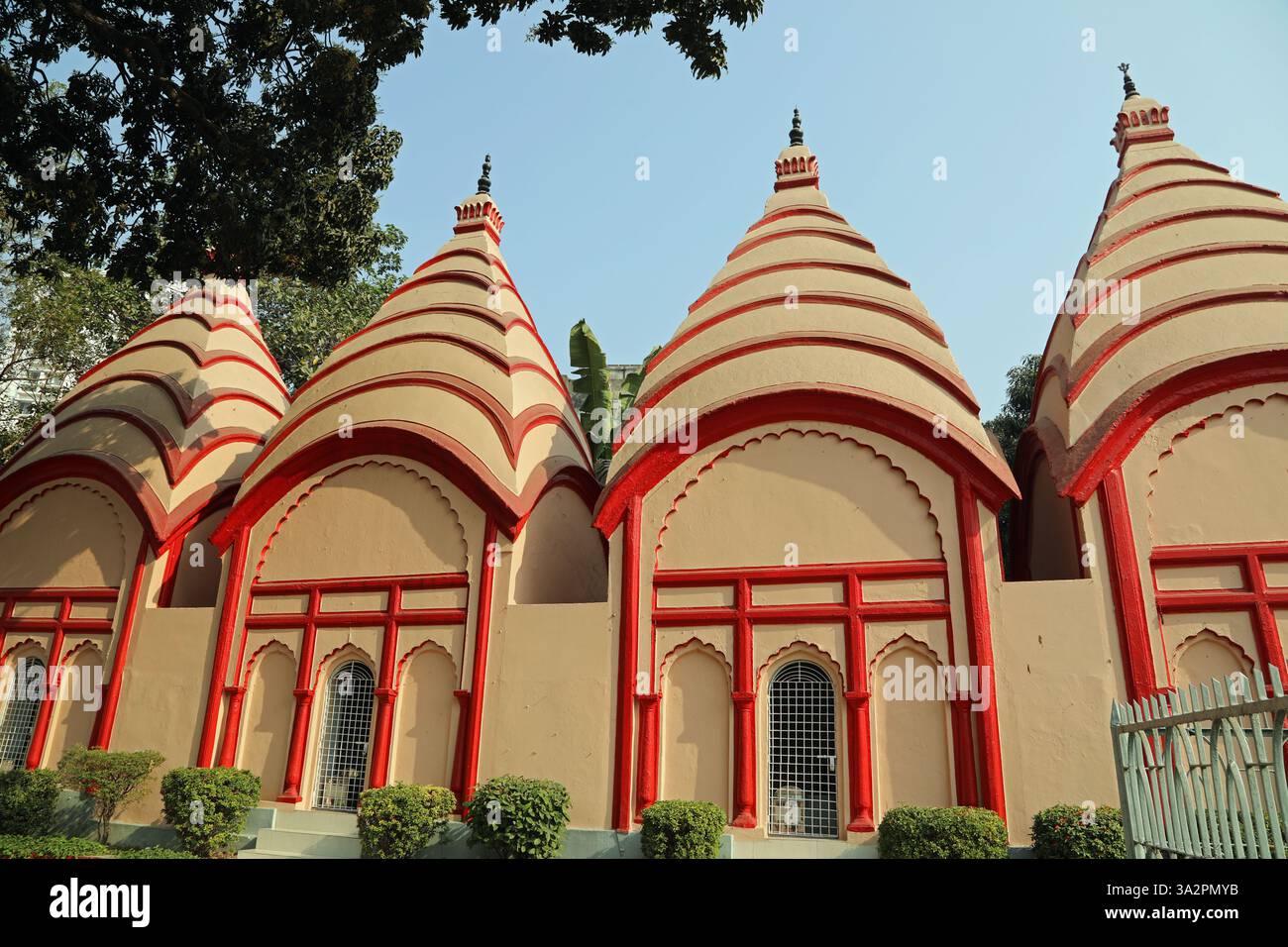 Sree Sree Dhakeswari National Temple in Dhaka Stock Photo - Alamy