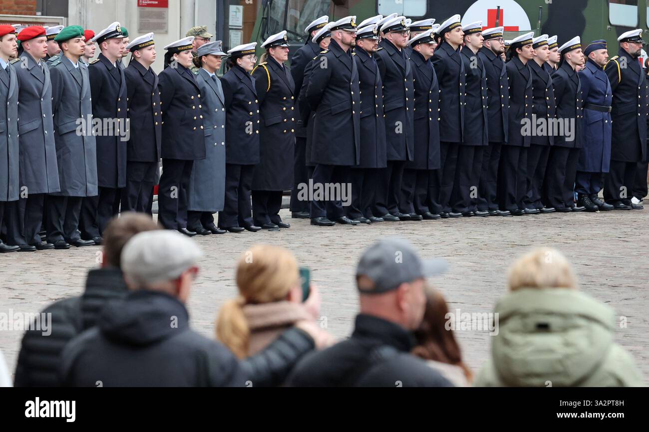 Stralsund, Germany. 13th Mar, 2025. The Navy celebrates the swearing-in ...