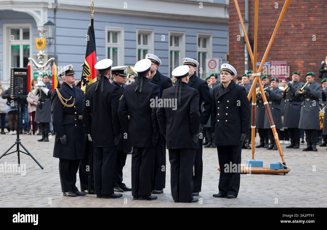 Stralsund, Germany. 13th Mar, 2025. The Navy celebrates the swearing-in ...