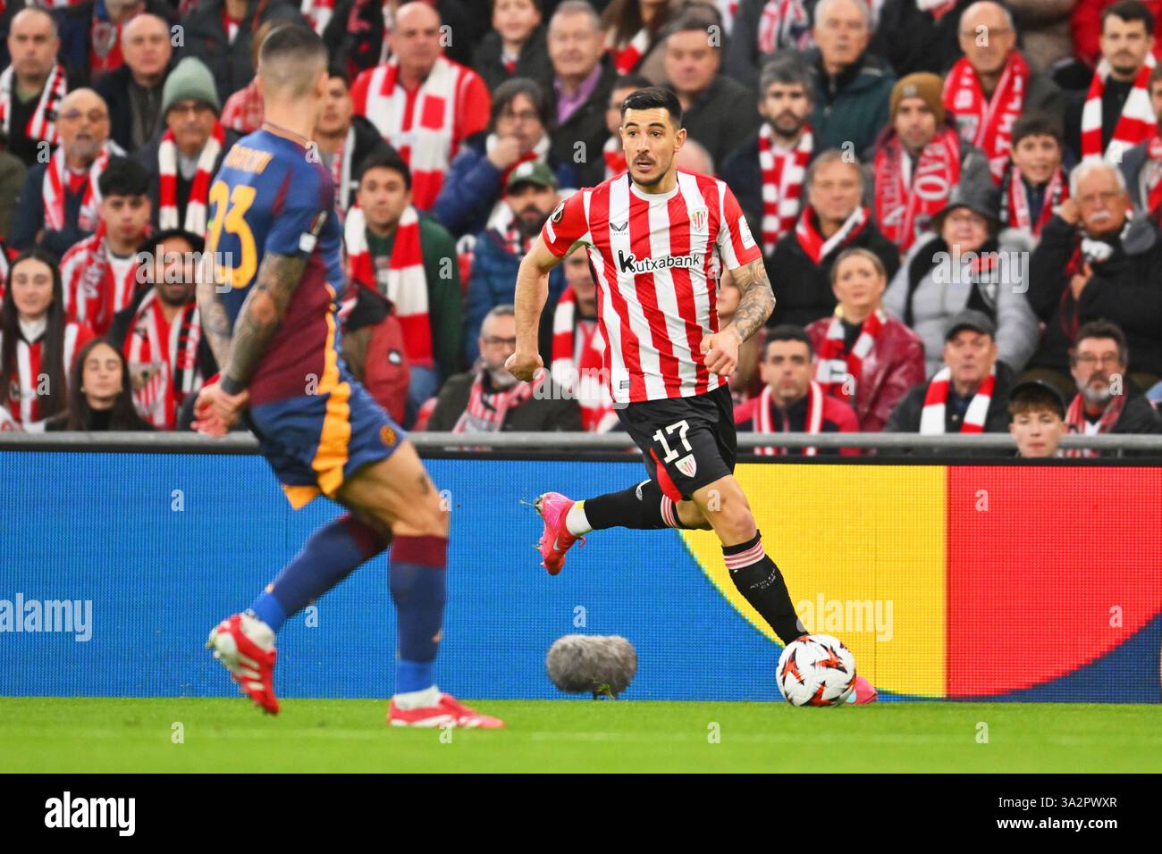 Athletic Bilbao's Yuri Berchiche in action during the Europa League ...