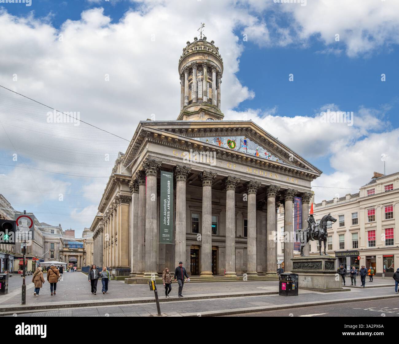 Buildings landmarks royal exchange hi-res stock photography and images ...